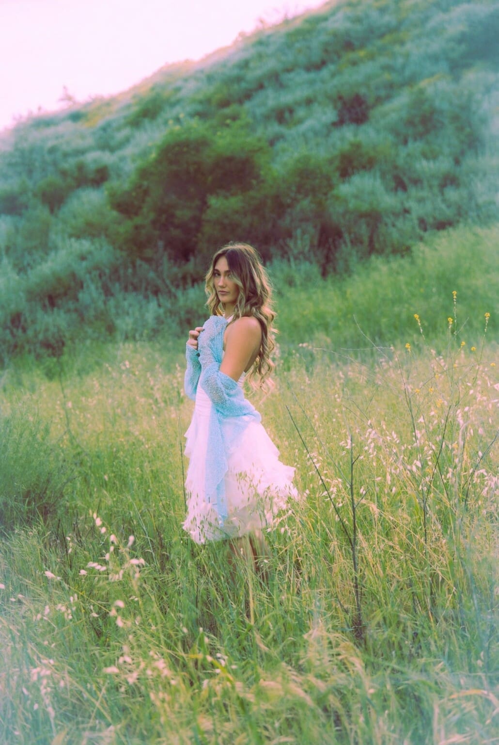 Alyssa Grace Works Through Letting Go on “Picking Petals” - The Pop Break